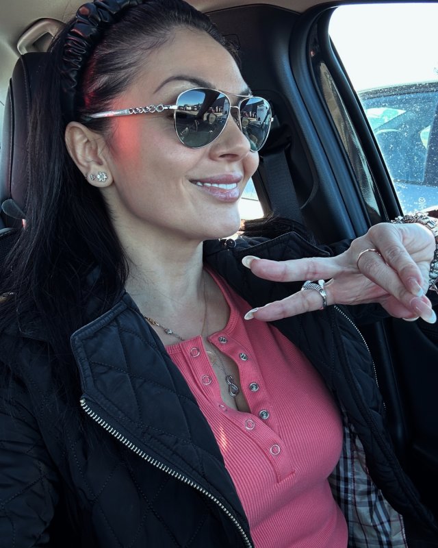 Julia, 44, Ньюмаркет - "RusDate.ca"